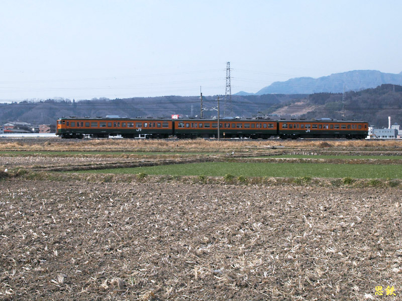 JR-East class 115 EMU services local train on the Johetsu line.