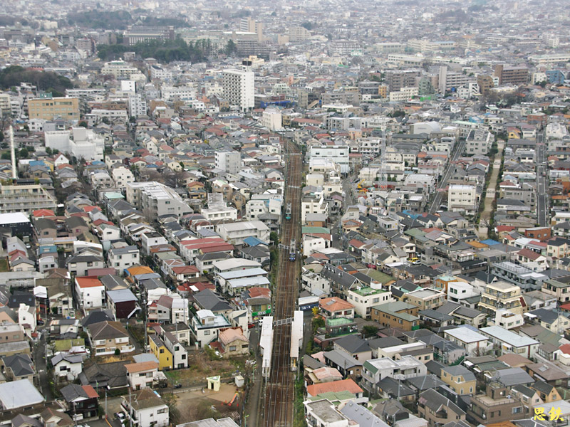 Japanese LRT Photo.Tokyu Setagaya Line in Tokyo cityscape overlooking ...